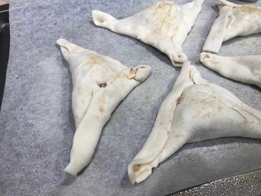 Apple and Cinnamon Pastry Triangles - This Is Cooking for Busy MumsThis ...